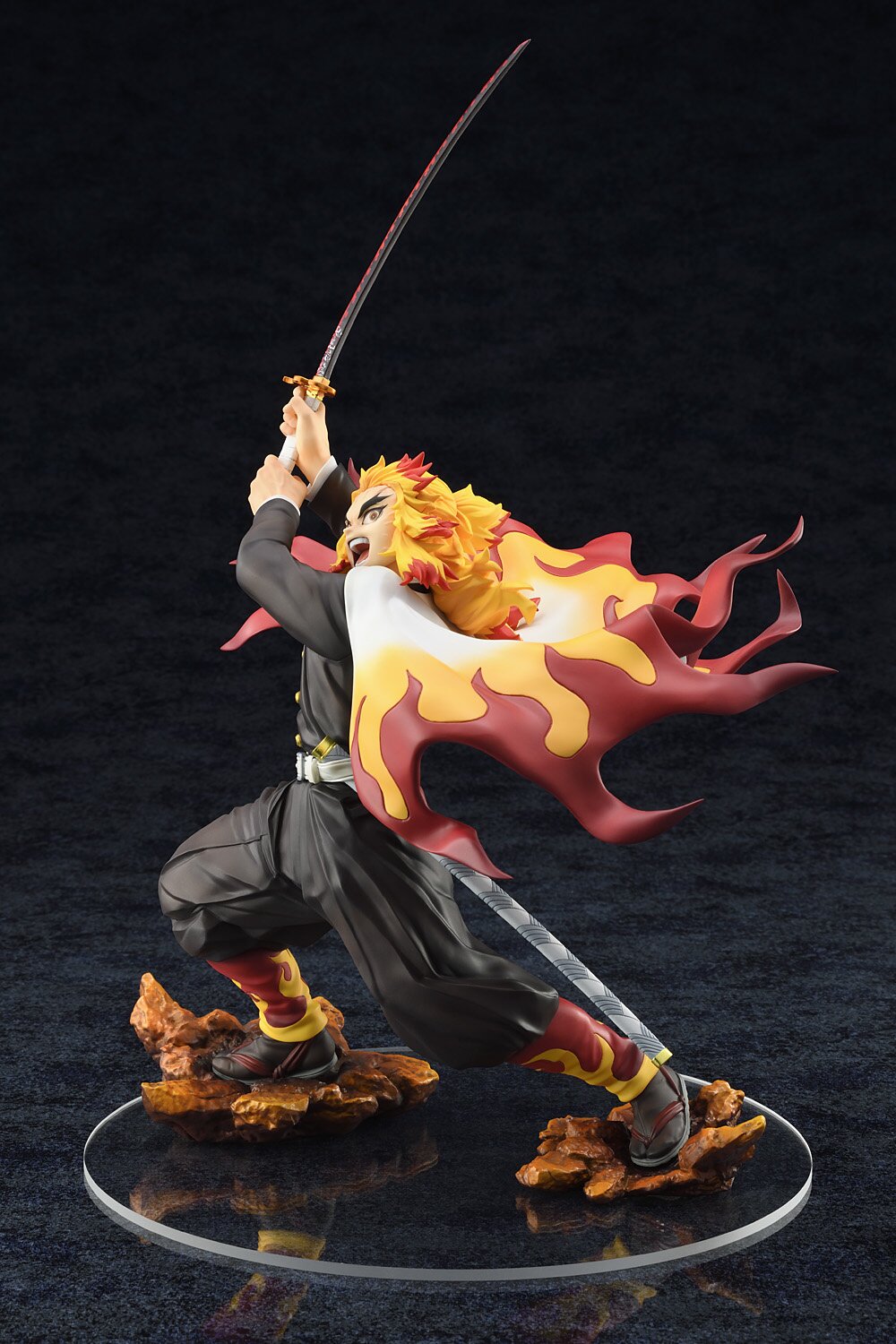 Demon Slayer: Kimetsu no Yaiba Kyojuro Rengoku 1/8 Scale Figure - Tokyo ...