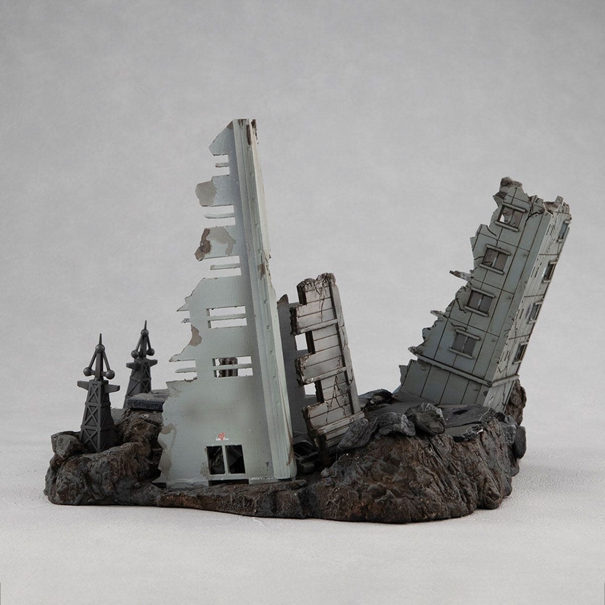 Realistic Model Series Gundam G Structure Ruins at New York for 1/144 ...