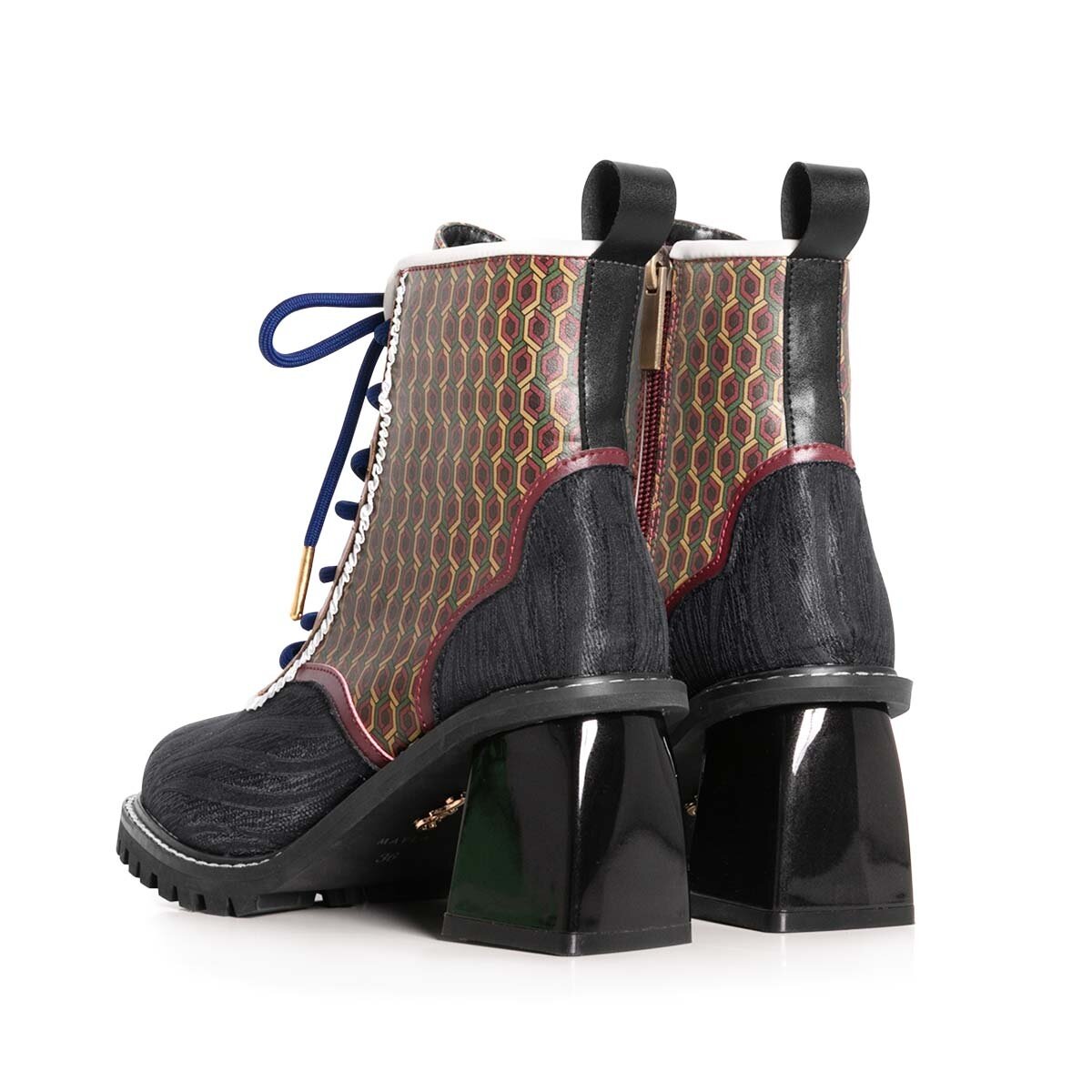 MAYLA Demon Slayer: Kimetsu no Yaiba Iconique Shoes Objet Boots Giyu ...