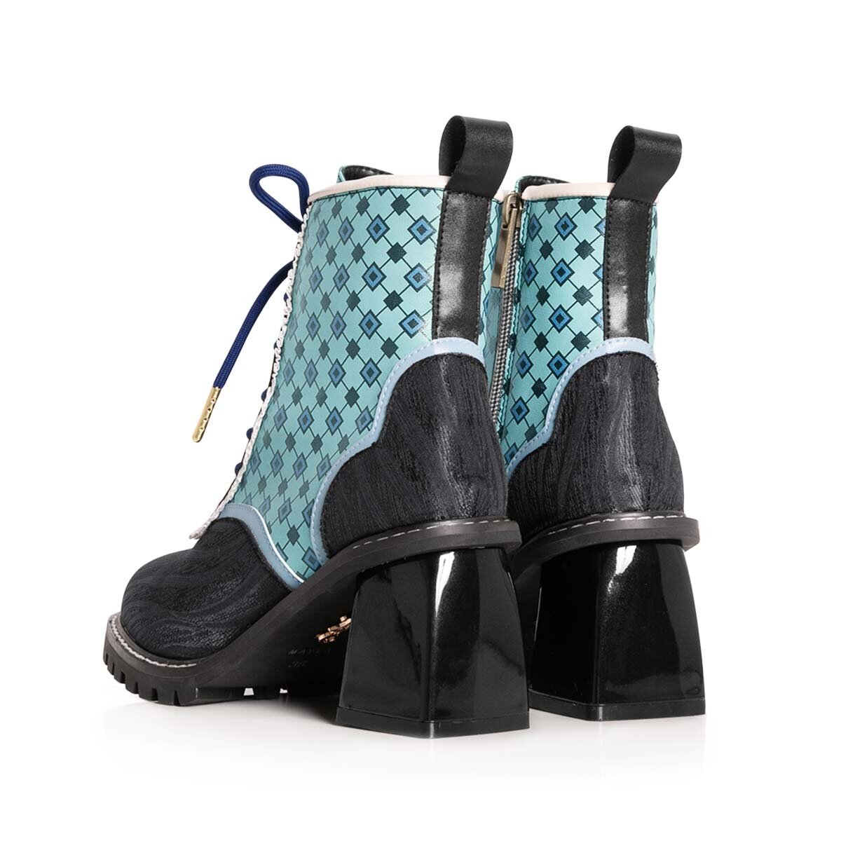 MAYLA Demon Slayer: Kimetsu no Yaiba Iconique Shoes Objet Boots ...