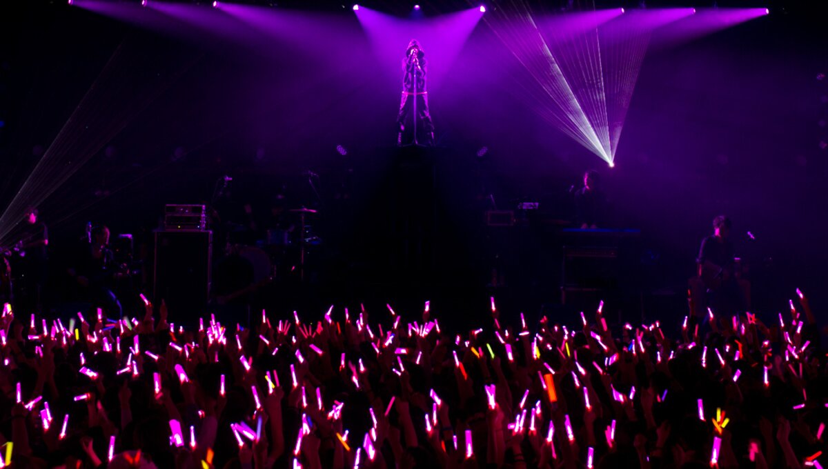 Nano’s Powerful and Enchanting Voice Drives Fans Wild at First Solo ...