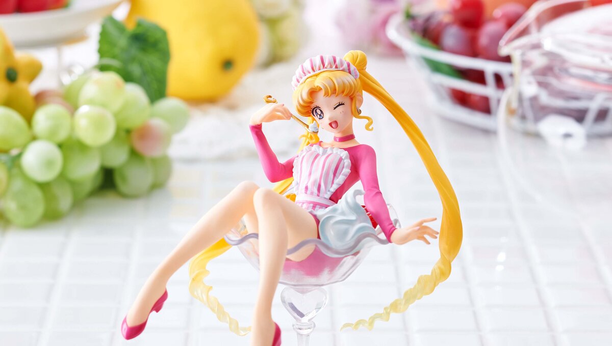 Sailor Moon’s Usagi Tsukino Is a Cute Nakayosi Waitress in the First of ...