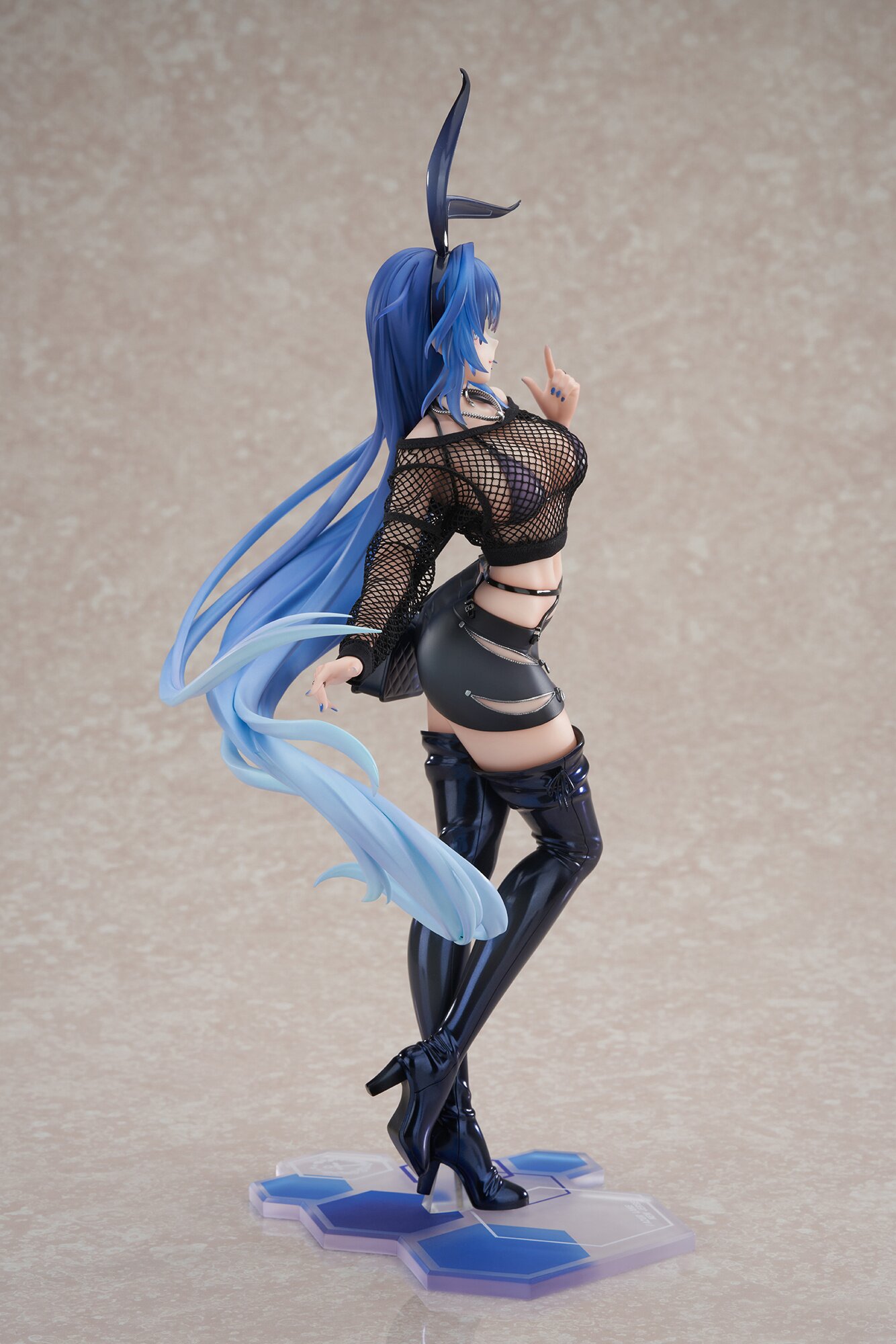 Azur Lane New Jersey: Zozo Black Collection Collaboration Illustration Ver. 1/7 Scale Figure ...