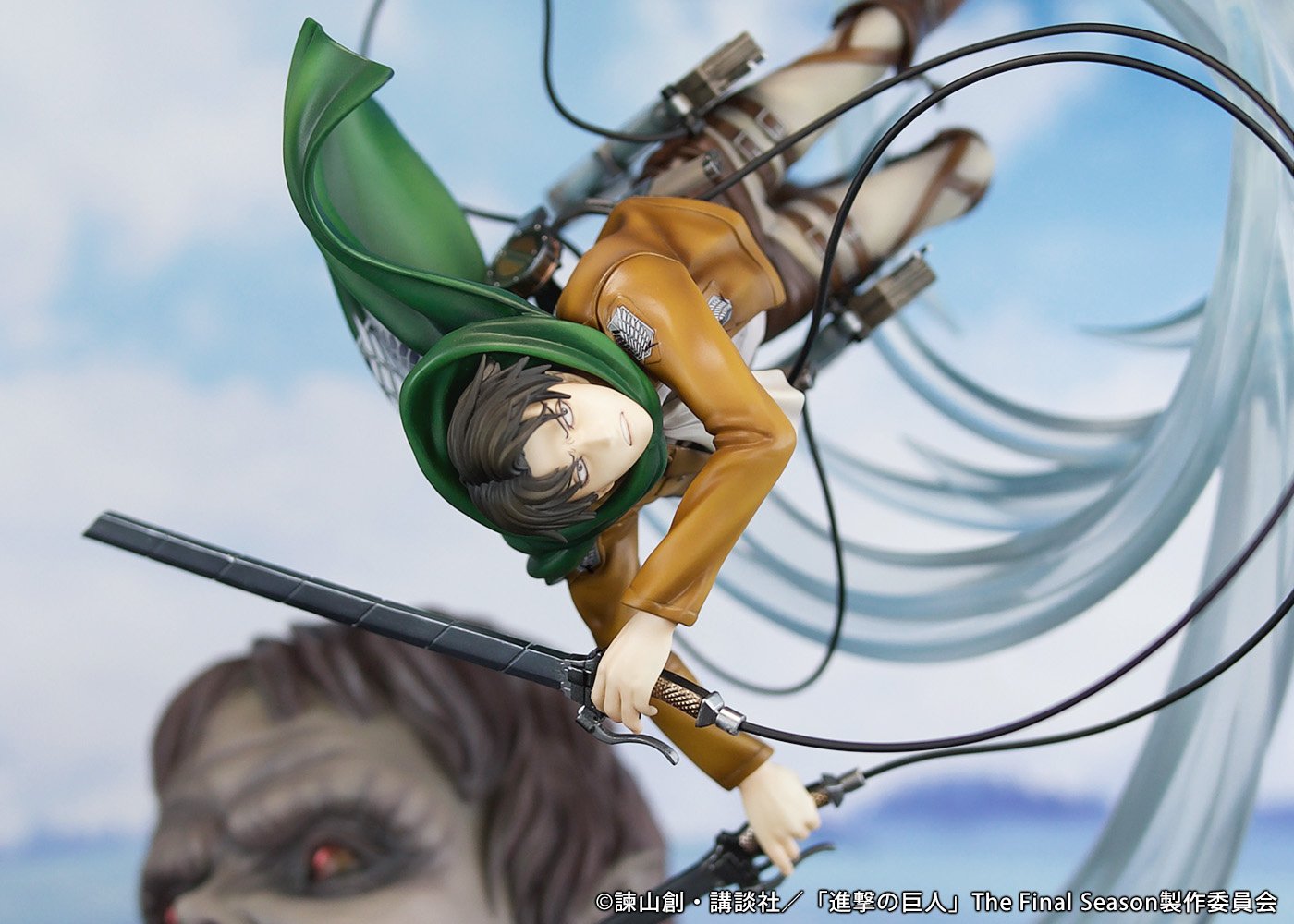 Attack on Titan Levi vs Beast Titan Ver. Non-Scale Figure - Tokyo Otaku ...