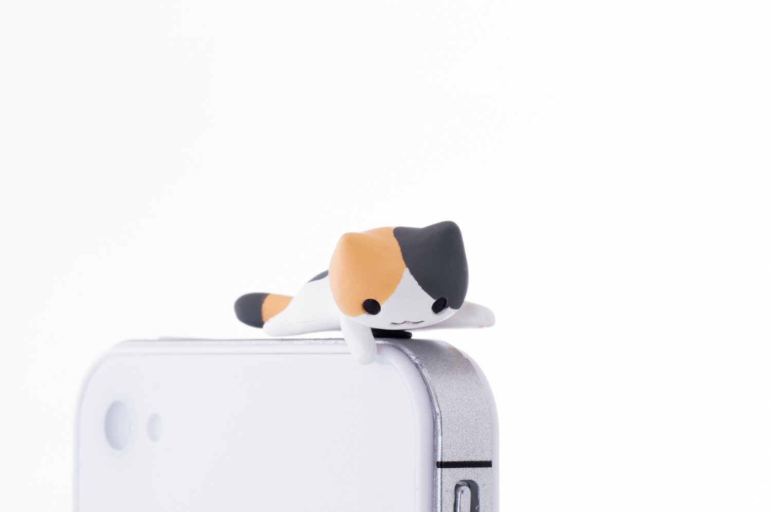 Clinging Kitten Earphone Jack Accessory - Tokyo Otaku Mode (TOM)