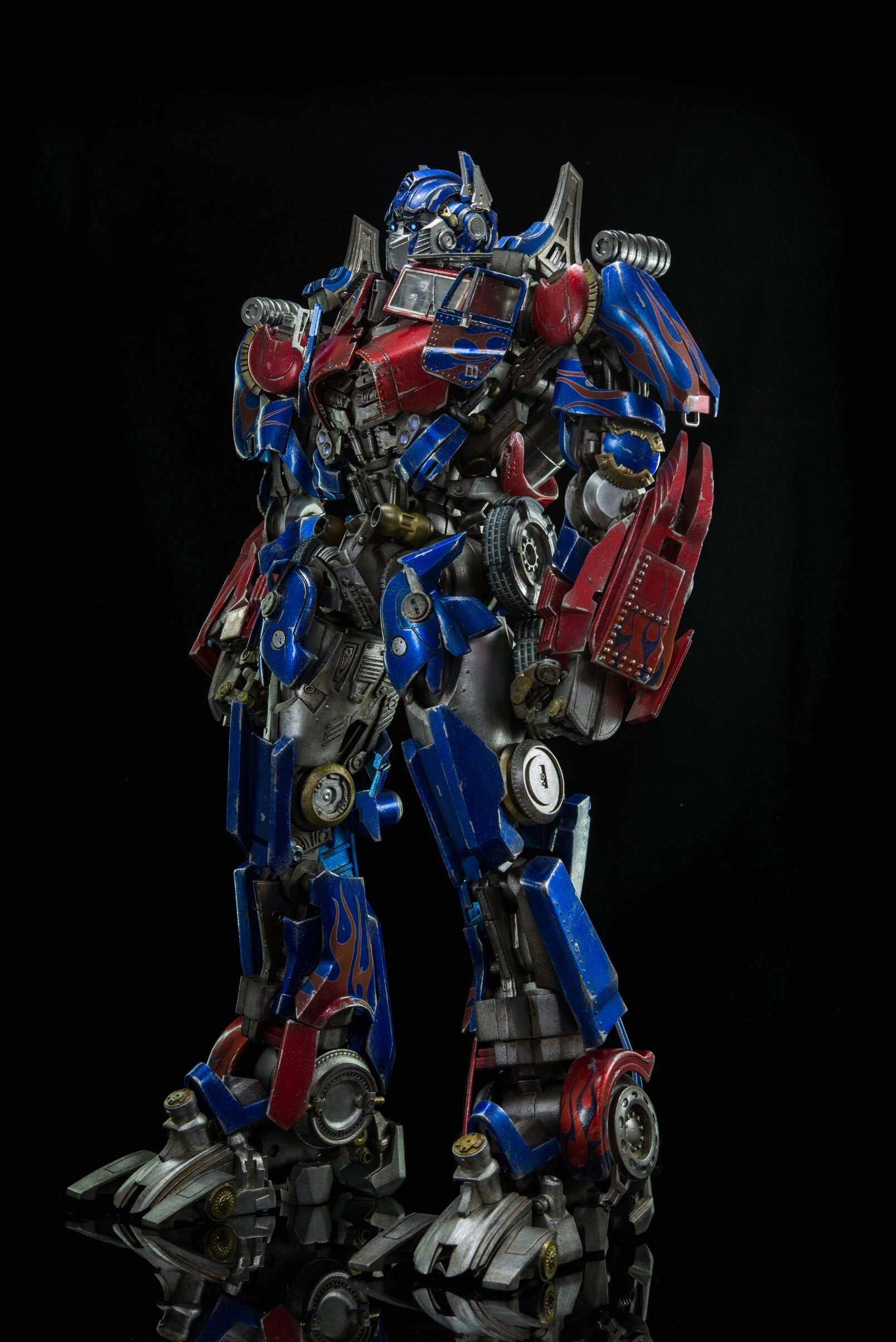 Premium Scale Optimus Prime Collectible Figure - Tokyo Otaku Mode (TOM)