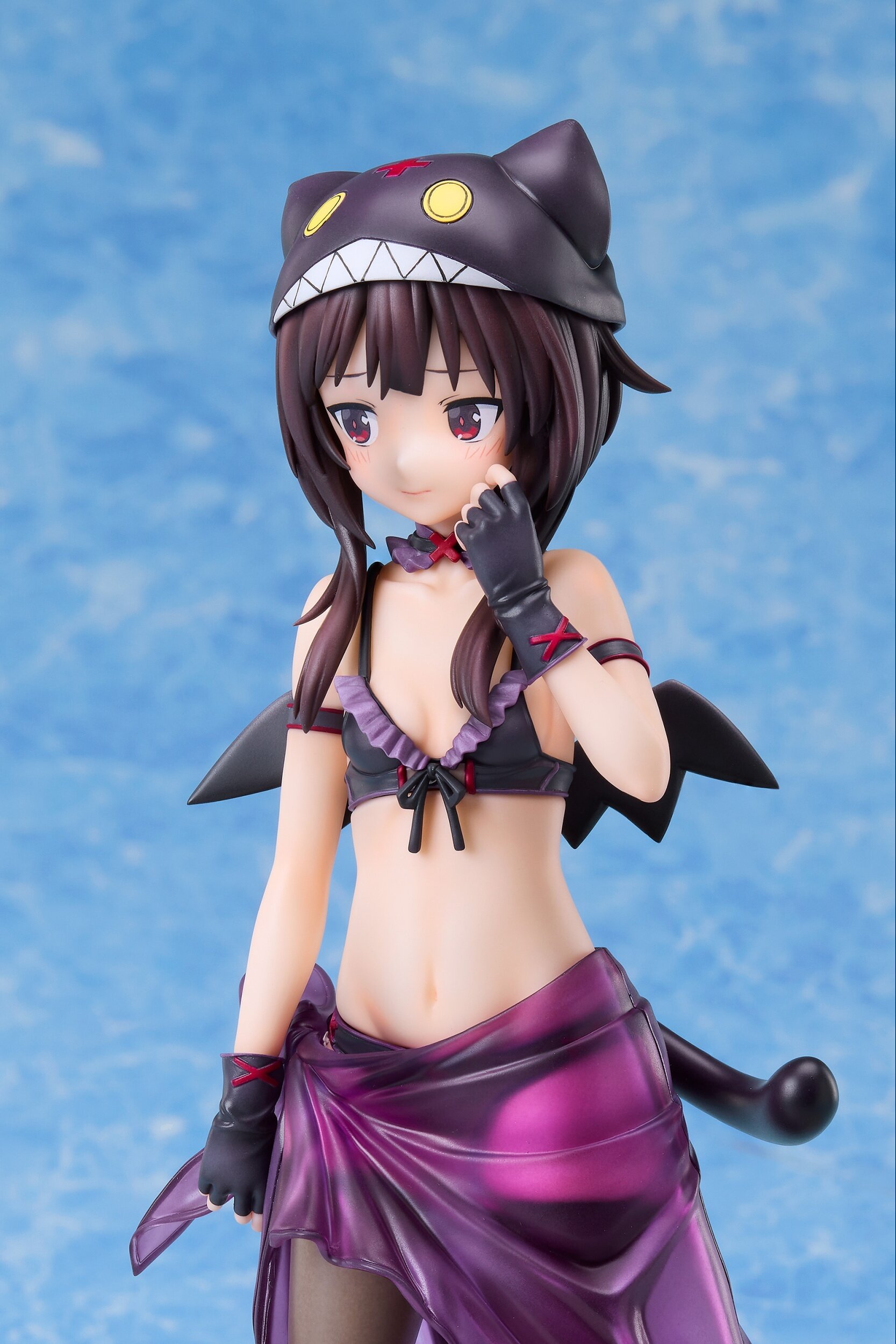 KonoSuba: An Explosion on This Wonderful World! Megumin: Chomusuke Swimsuit Ver. 1/7 Scale ...