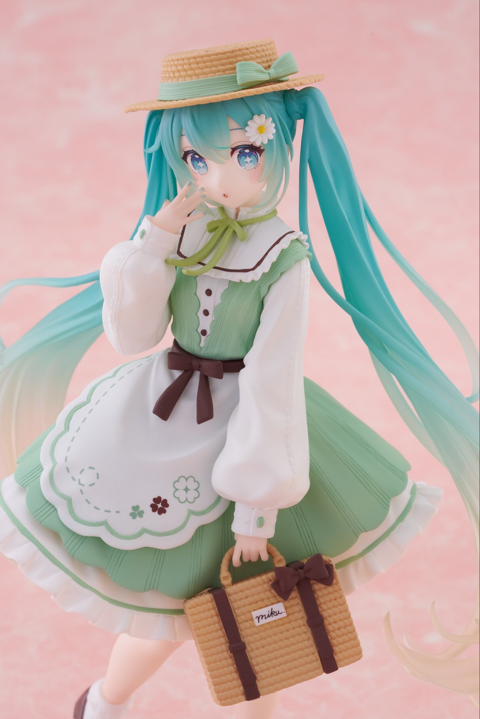 Hatsune Miku Fashion Country Ver. Non-Scale Figure: Taito - Tokyo Otaku ...