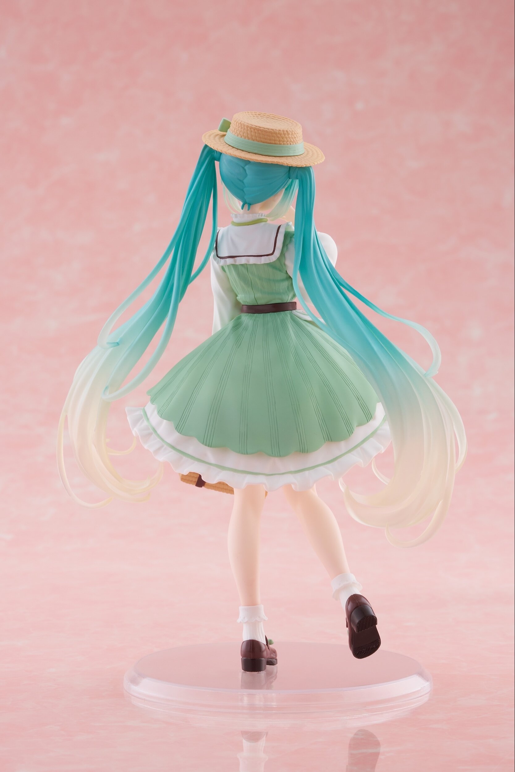Hatsune Miku Fashion Country Ver. Non-Scale Figure: Taito - Tokyo Otaku ...