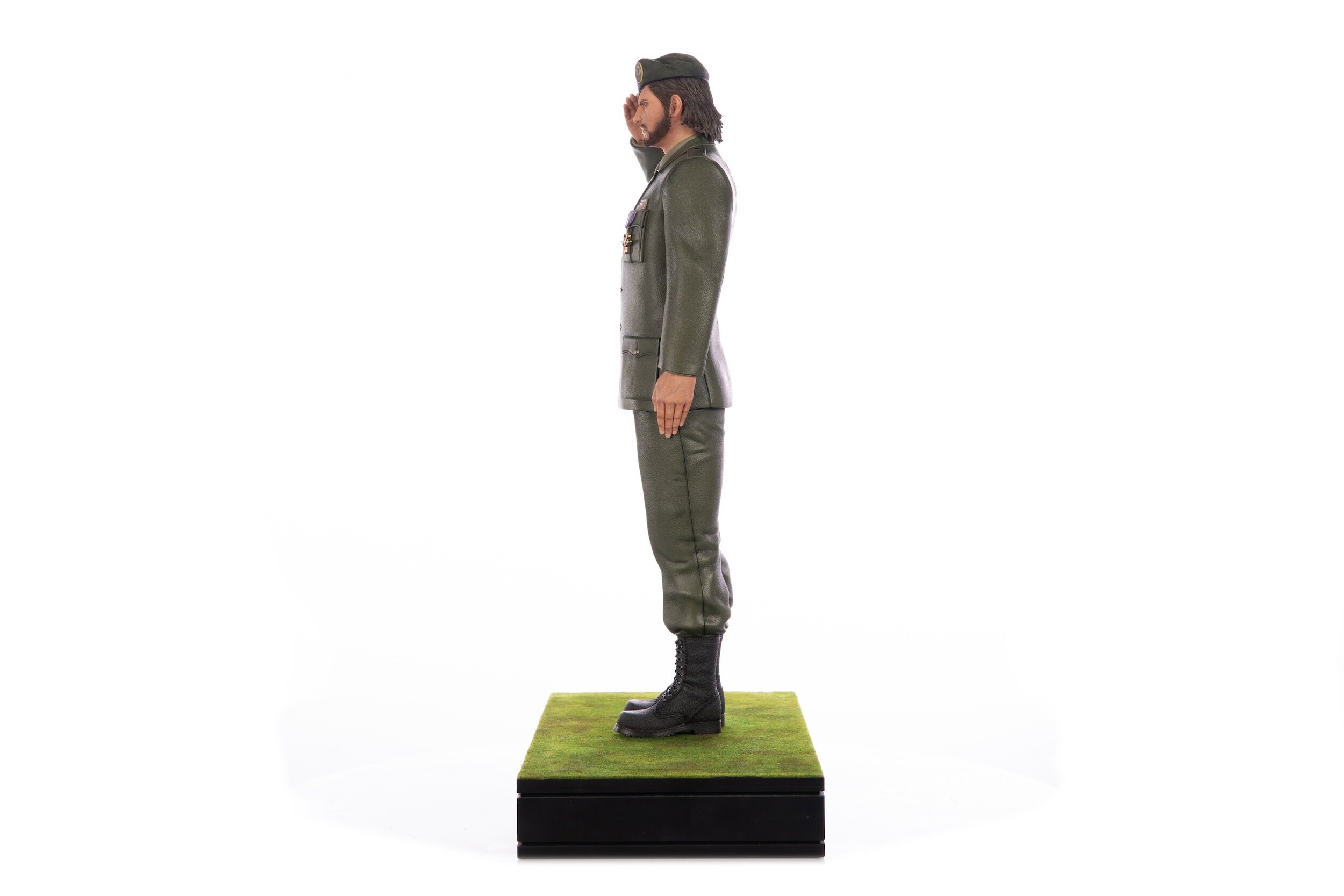 Metal Gear Solid 3: Snake Eater Big Boss Requiem 1/4 Scale Resin Statue ...
