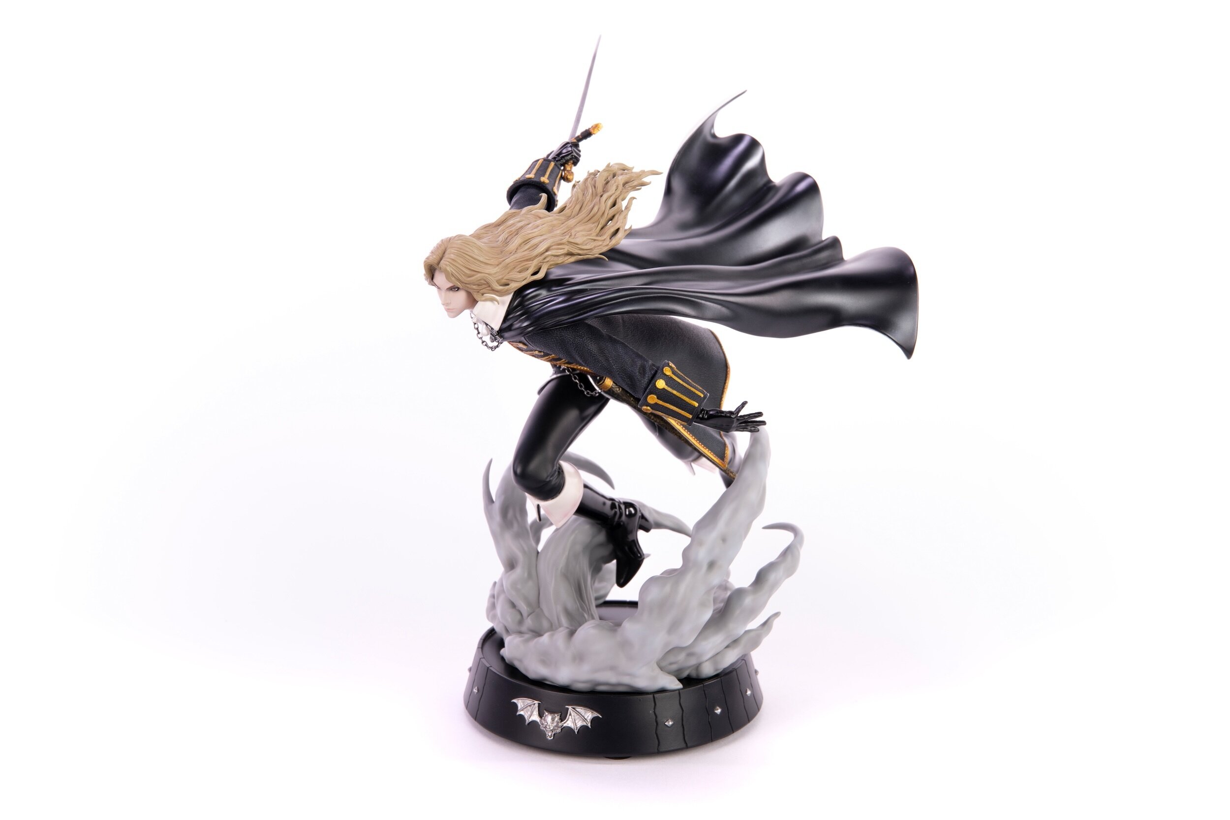 Castlevania: Symphony of the Night Dash Attack Alucard 1/7 Scale Resin ...