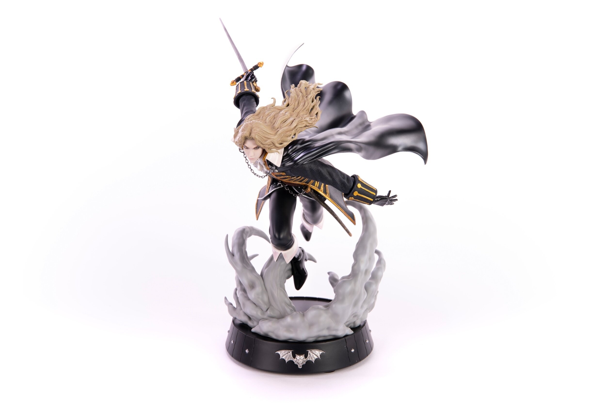 Castlevania: Symphony of the Night Dash Attack Alucard 1/7 Scale Resin ...