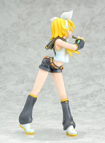 Character Vocal Series 02 Kagamine Rin Figure: Good Smile Company ...