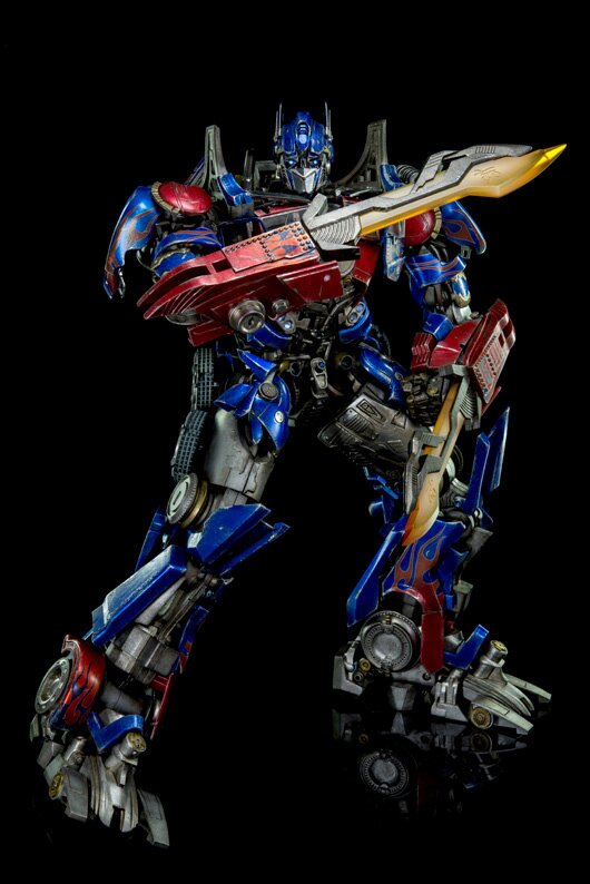 Premium Scale Optimus Prime Collectible Figure - Tokyo Otaku Mode (TOM)