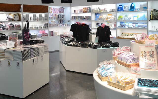 You Can Meet Ultimate Madoka 52 Floors Above Ground?! “Puella Magi ...