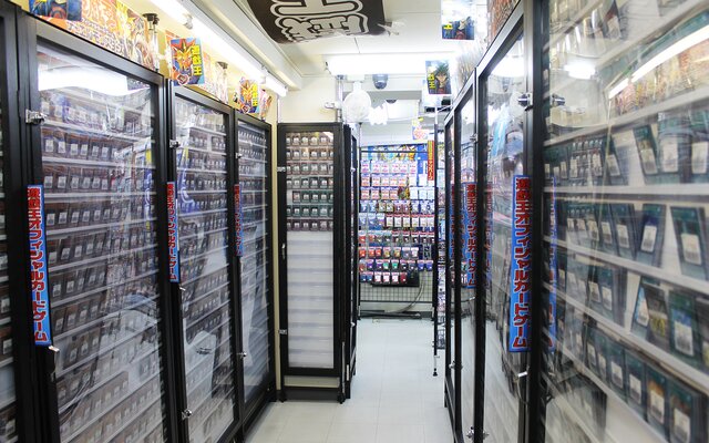 CHERUMO: A Trading Card Shop in Akihabara that Sells Pokémon, Yu-Gi-Oh ...