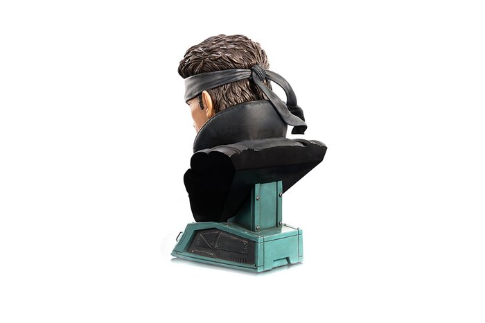 Metal Gear Solid Solid Snake Life-Size Bust: Standard Edition Statue ...