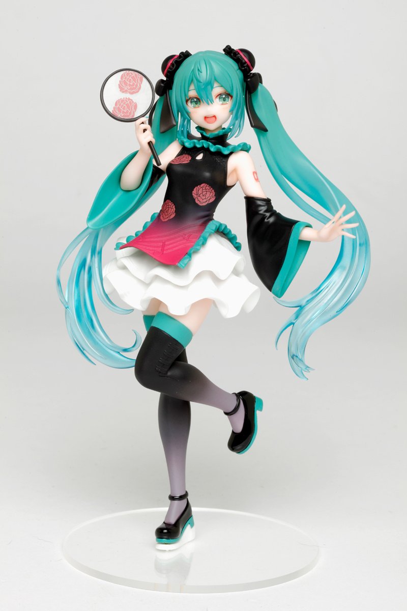 Vocaloid Miku Hatsune Outfits