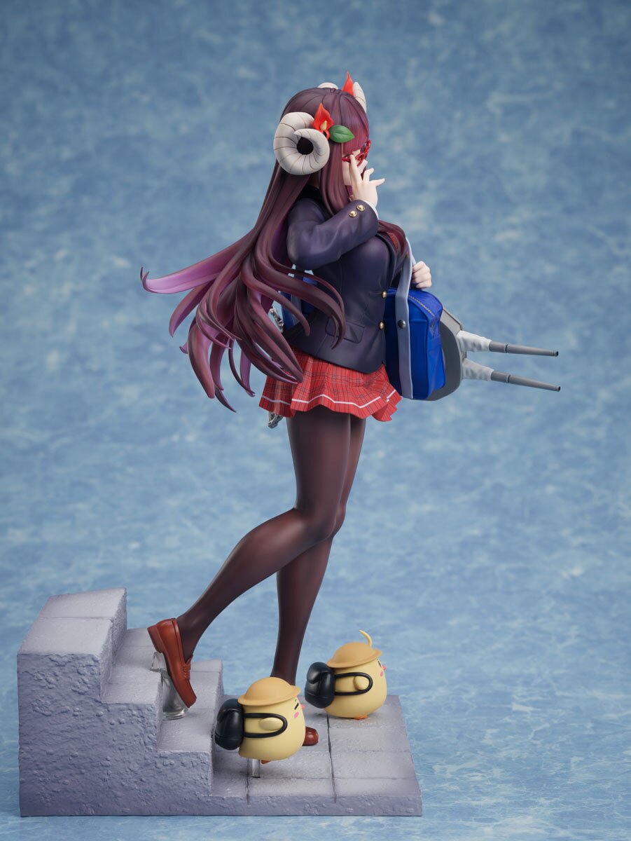 Azur Lane Suruga: Straightfaced Model Student Ver. 1/7 Scale Figure: F ...