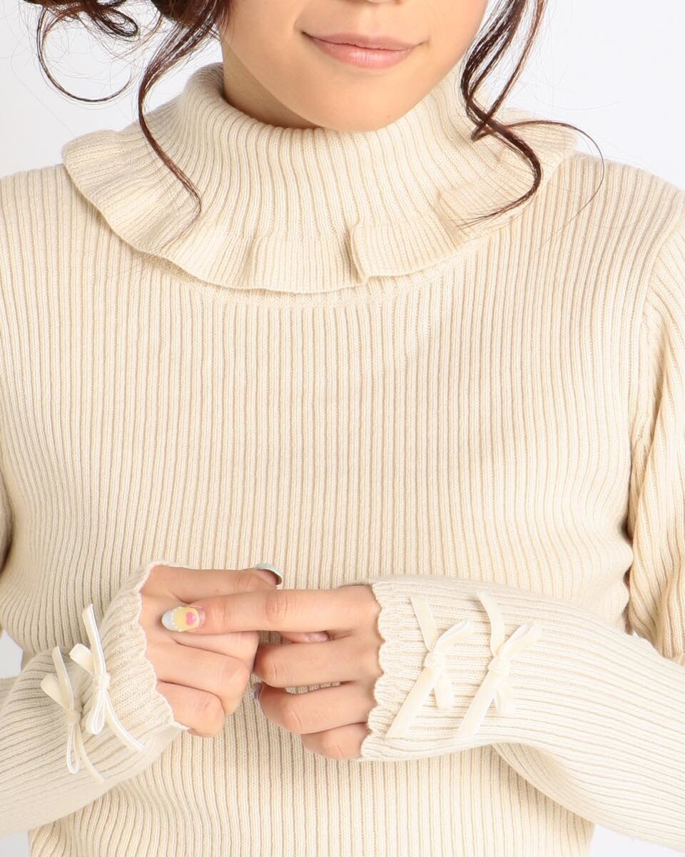 LIZ LISA Ruffle & Pearl Turtleneck - Tokyo Otaku Mode (TOM)