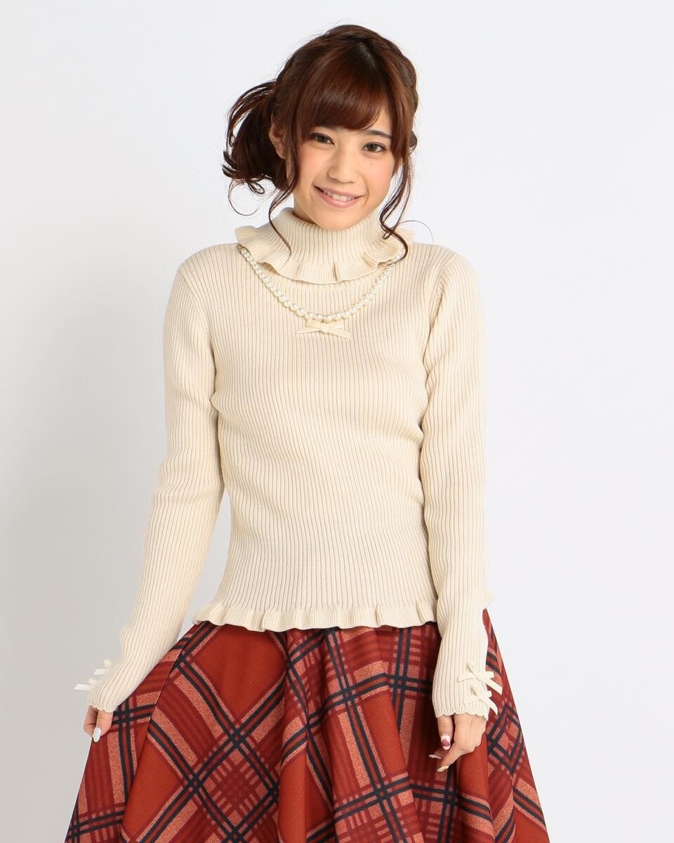 LIZ LISA Ruffle & Pearl Turtleneck - Tokyo Otaku Mode (TOM)