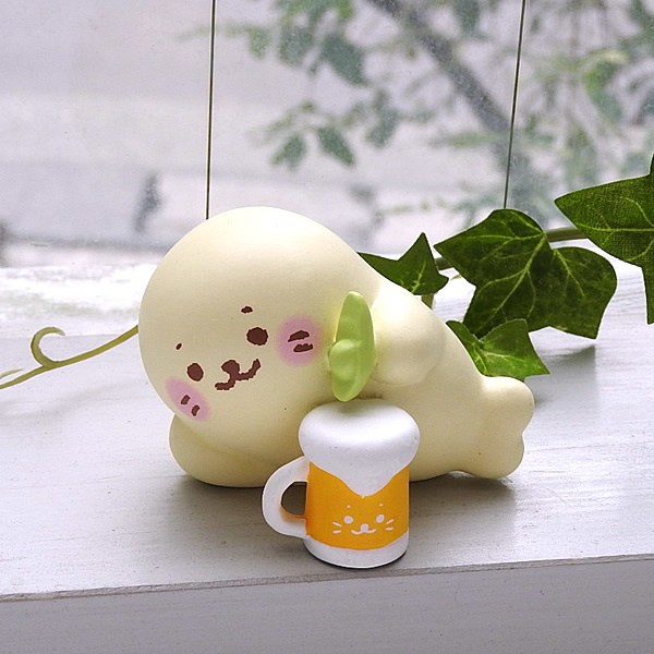 Sirotan Relaxing w/ Edamame - Tokyo Otaku Mode (TOM)